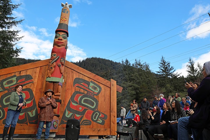 'This is a healing time': New totem pole honors gender-based violence ...